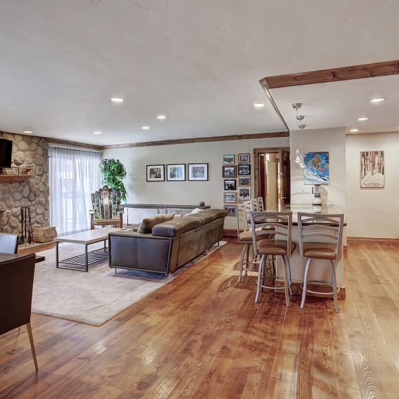 Revel Lounge | The Hythe Vail